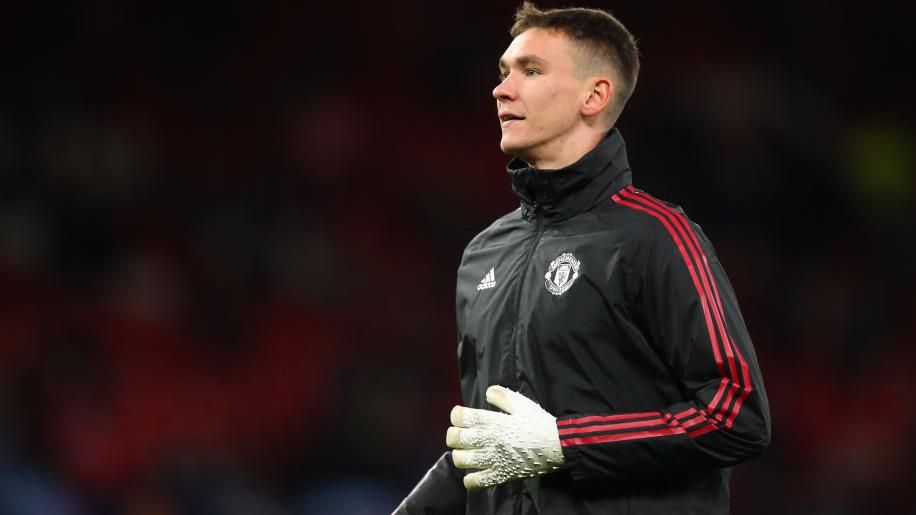 United keeper Kovar joins Burton on loan - BBC Sport