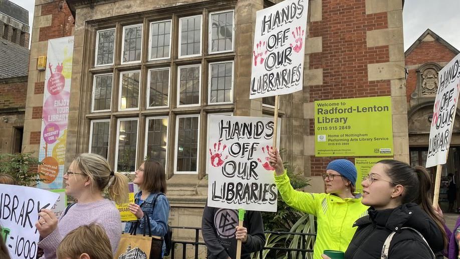 Opening times cut in plan to save three Nottingham libraries - BBC News