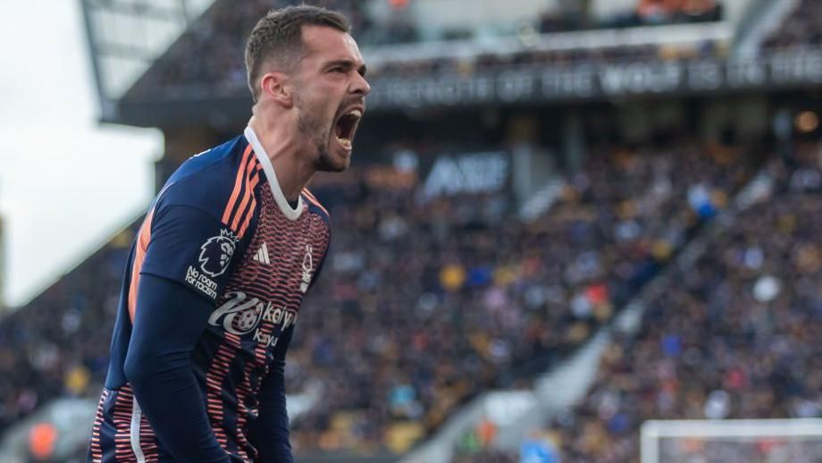 Nottingham Forest: Harry Toffolo contract extended by one year - BBC Sport