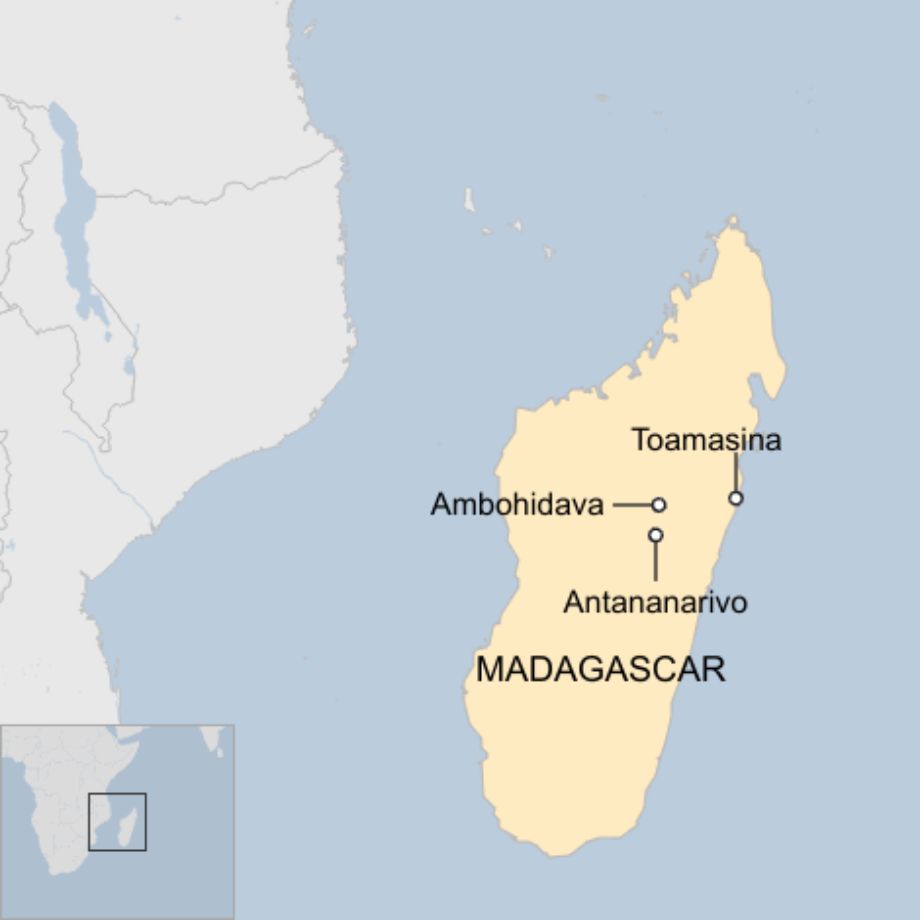 Madagascar highway: New motorway plan raises development dilemma - BBC News