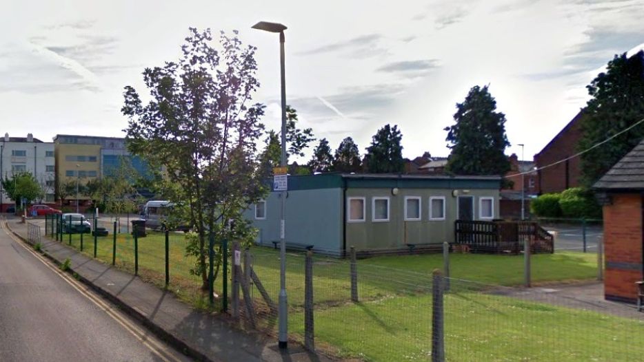 Temporary homeless shelter to stay for five years - BBC News