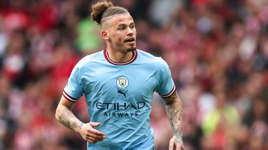 Manchester City: Phillips to stay - BBC Sport
