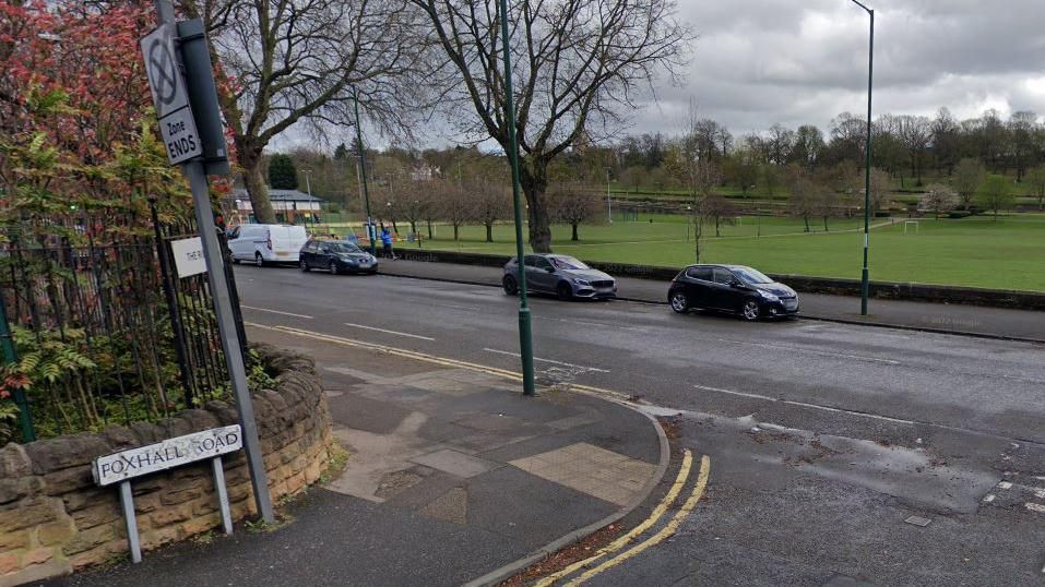 Nottingham: Two charged over large street fight with knives - BBC News