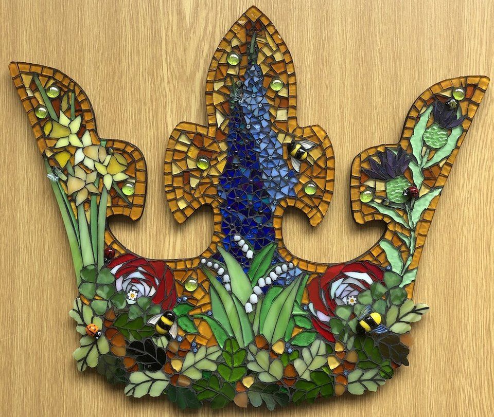 Mosaic crowns on display for coronation - BBC News