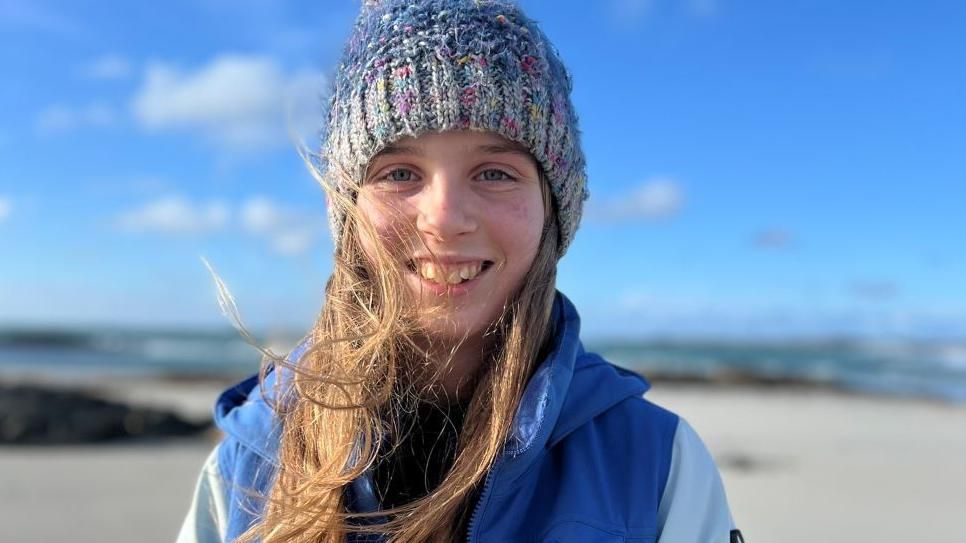 Scotland's teenage islanders worried about future housing needs - BBC News