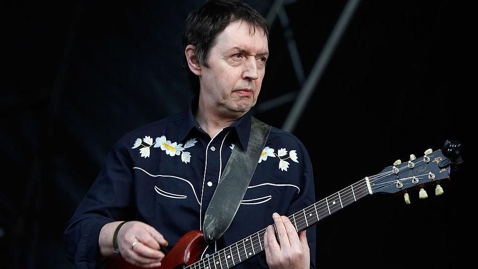 Horslips guitarist Johnny Fean dies at 71 - BBC News