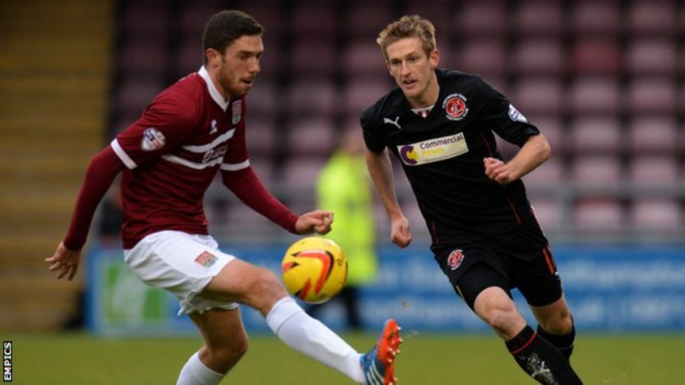Jeff Hughes: Cambridge United sign former Fleetwood winger - BBC Sport