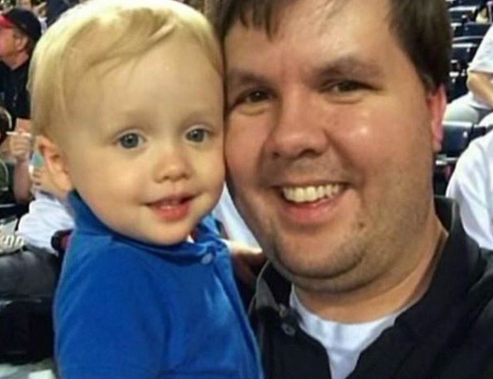 Justin Ross Harris sentenced to life for son's hot car death - BBC News