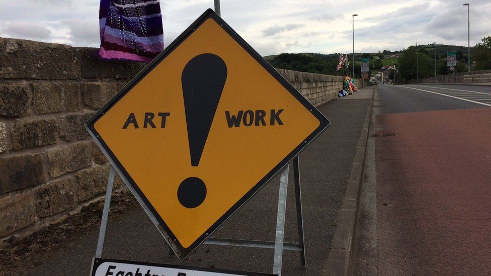 Softening the border: An artist's approach - BBC News