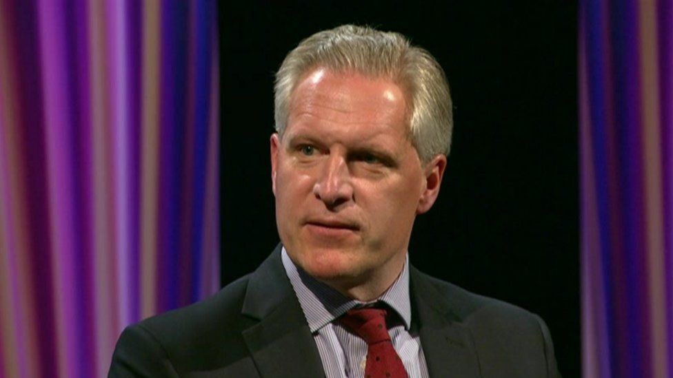 Covid-19: GPs expect 'very tough few weeks' amid staff shortages - BBC News