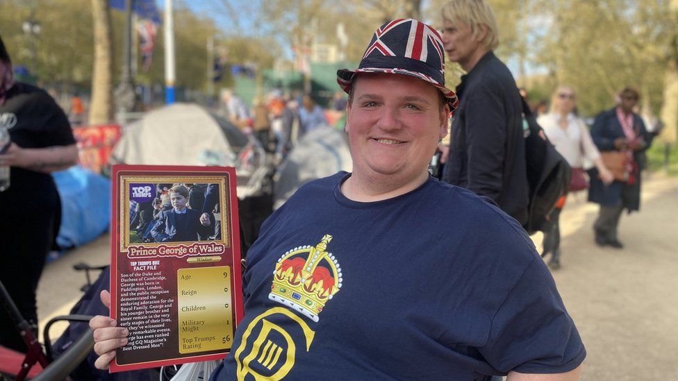 Northern Ireland royalists on the Mall for King's Coronation - BBC News