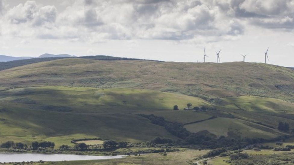 New wind farm opens on Dersalloch Hill in South Ayrshire - BBC News