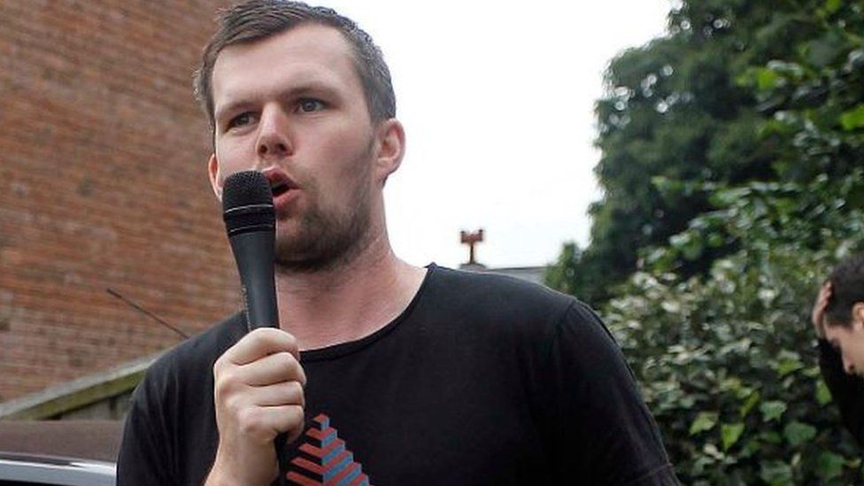 General election 2019: Gerry Carroll launches manifesto - BBC News