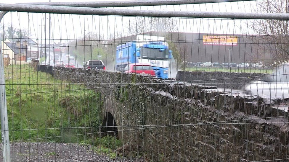 County Fermanagh road closure 'will devastate businesses' - BBC News