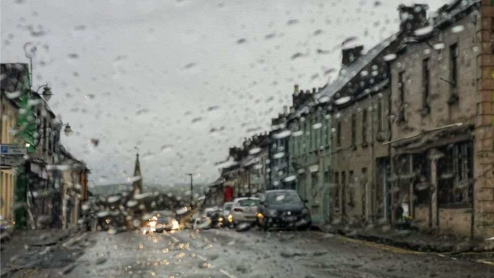 Northern Ireland March weather has made for month of contrasts - BBC News