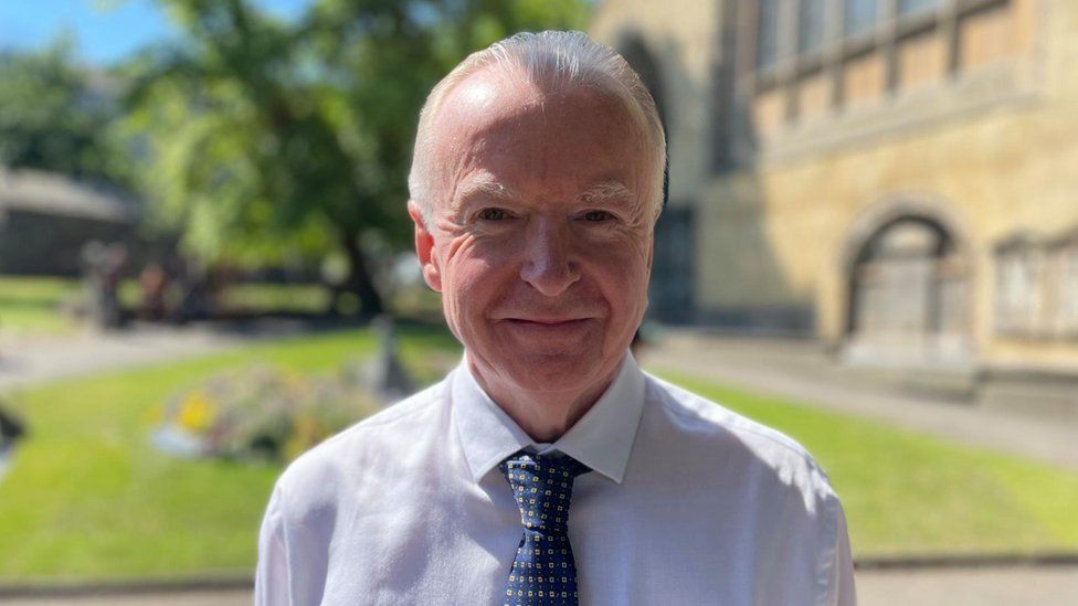 Greyfriars Bobby film star dog honoured in Edinburgh - BBC News