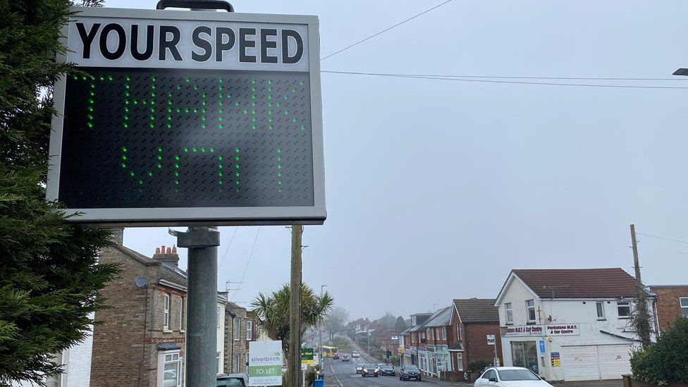 'Scoreboards' added to speed indicators in Poole and Corfe Mullen - BBC ...