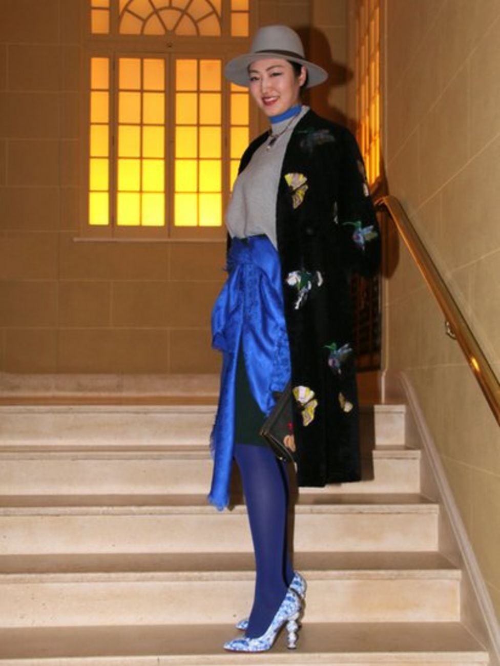 In pictures: Behind the scenes at London Fashion Week - BBC News