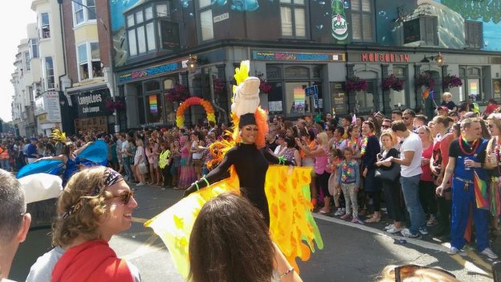 Thousands turn out for Brighton Pride parade - BBC News