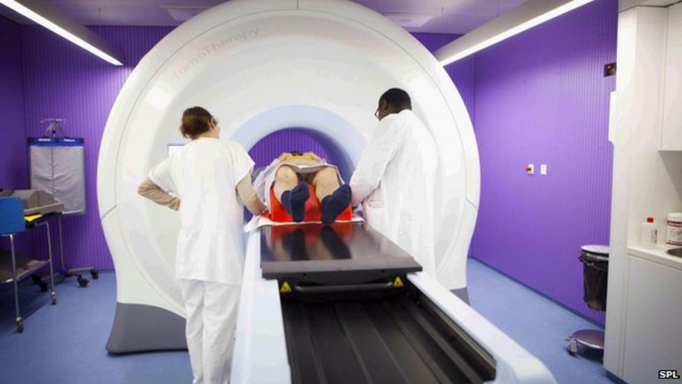 New probe 'lights up' blood clots in single scan - BBC News