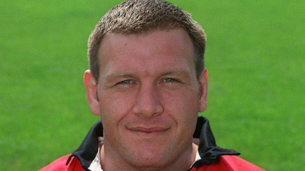 Ian Buckett: Former Wales and Swansea prop dies aged 56 - BBC Sport