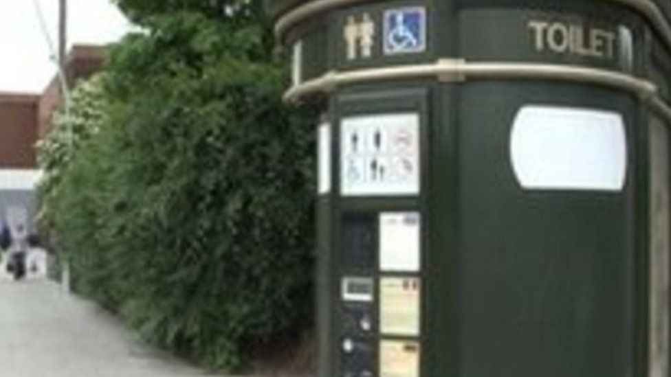£23,000 Fintona 'superloo' to be replaced - BBC News