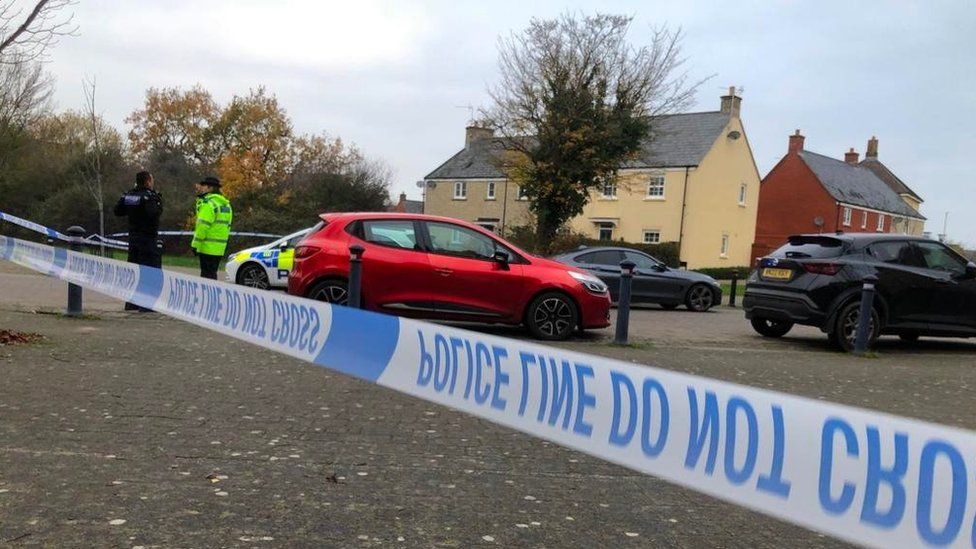 Man dies in Swindon stabbing as police launch murder probe - BBC News