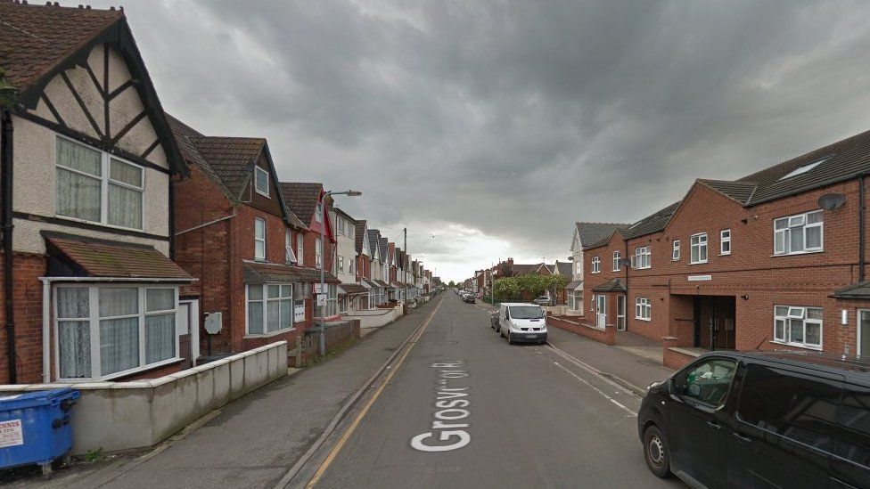 Skegness: Three arrests after man found fatally stabbed - BBC News