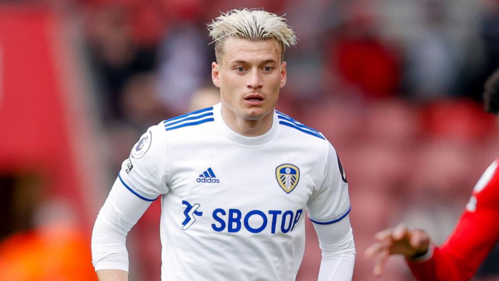 Ezgjan Alioski: Leeds United defender to leave Elland Road - BBC Sport