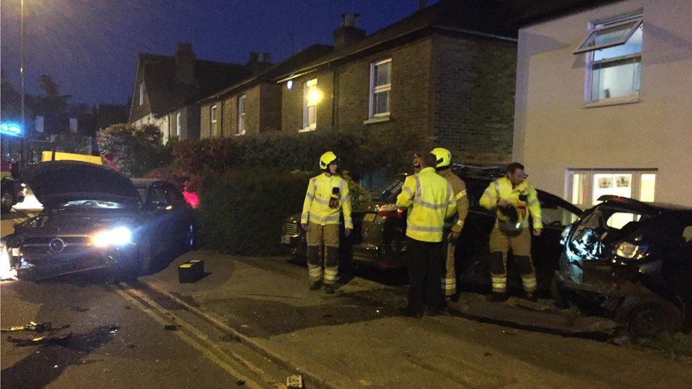 George Hankins: Gloucestershire batsman admits drink-driving - BBC News