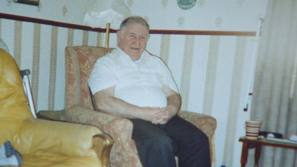 Call for action over NHS scan results - BBC News