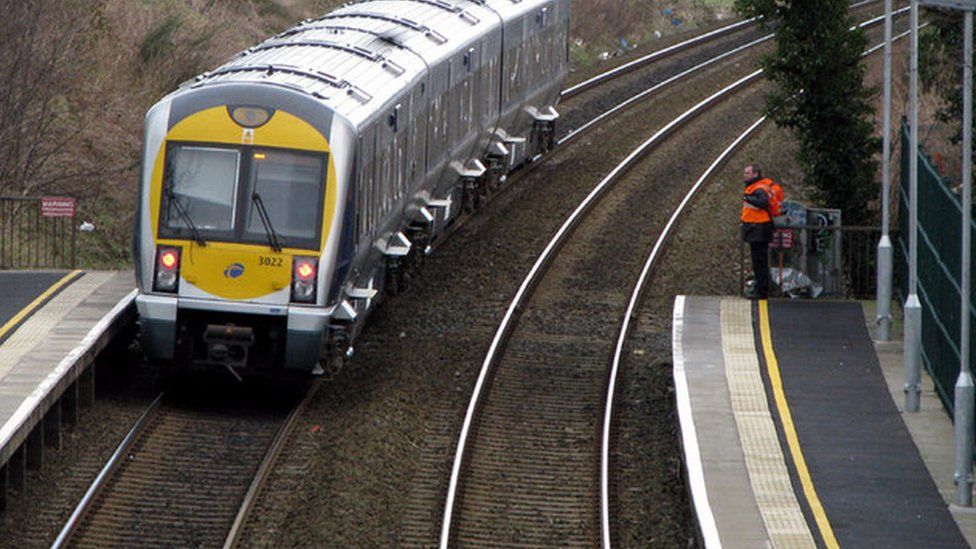PSNI warning over Finaghy halt 'gathering' - BBC News