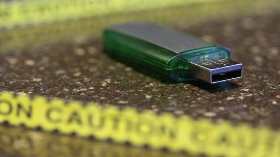 How to have yourself a merry cyber-safe Christmas - BBC News