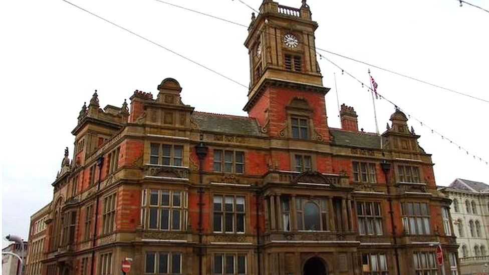 Blackpool Council reveals plans to cut 250 jobs - BBC News