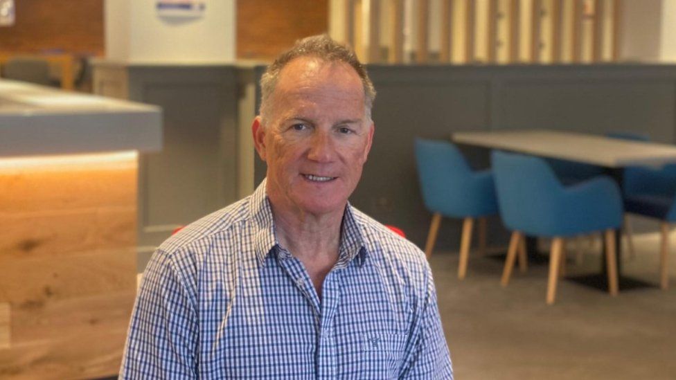 Hotels call for 'significant assistance' to survive winter - BBC News