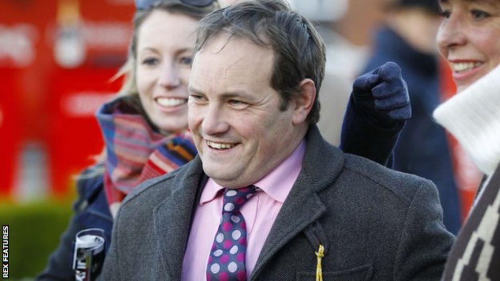 Richard Woollacott: Racehorse trainer dies aged 40 - BBC Sport
