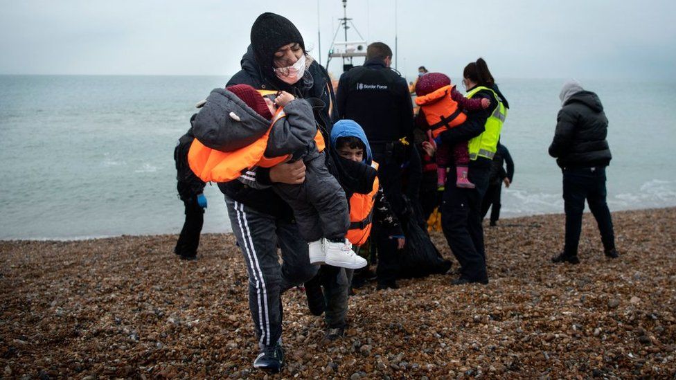 How is the government tackling the migrant crisis in the UK? - BBC ...