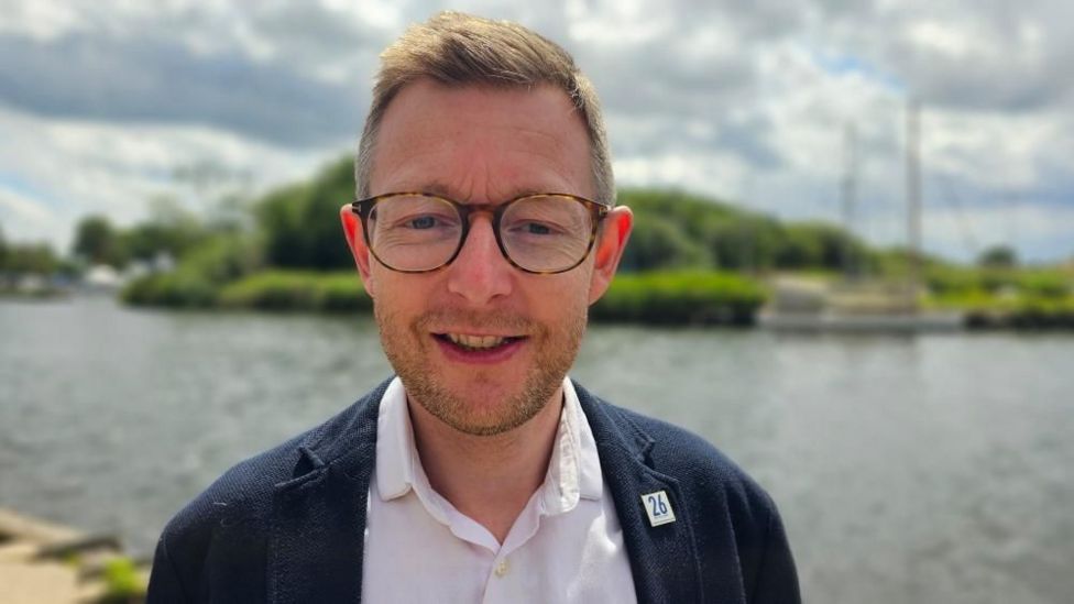 How employable are former MPs? - Peter Aldous - BBC News