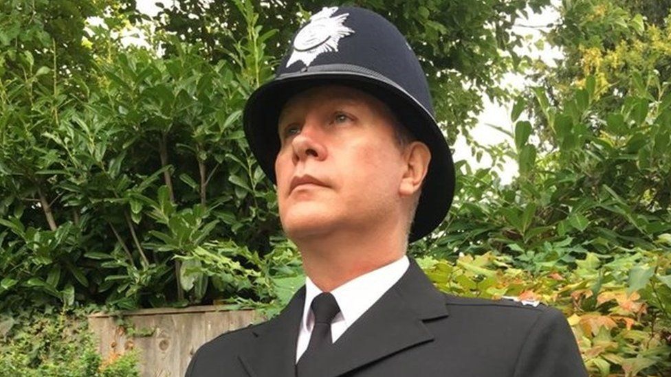Queen Elizabeth II funeral: Wiltshire officer to join procession - BBC News