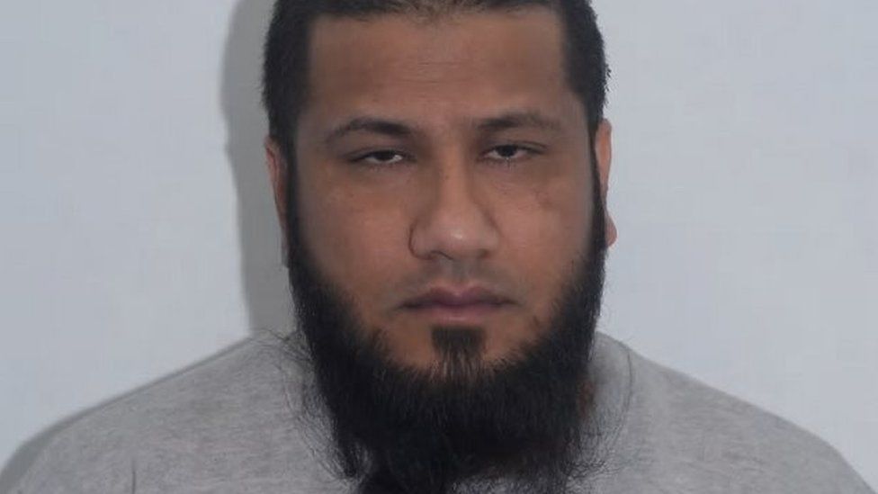 Mohammed Abdal Miah jailed for urging others to join Isis - BBC News
