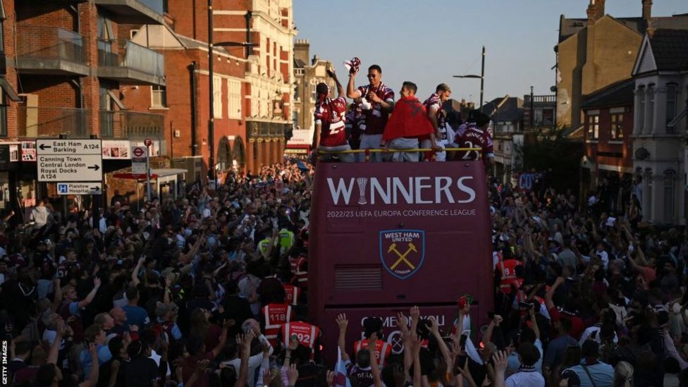 West Ham trophy parade: Thousands gather to celebrate Europa Conference ...
