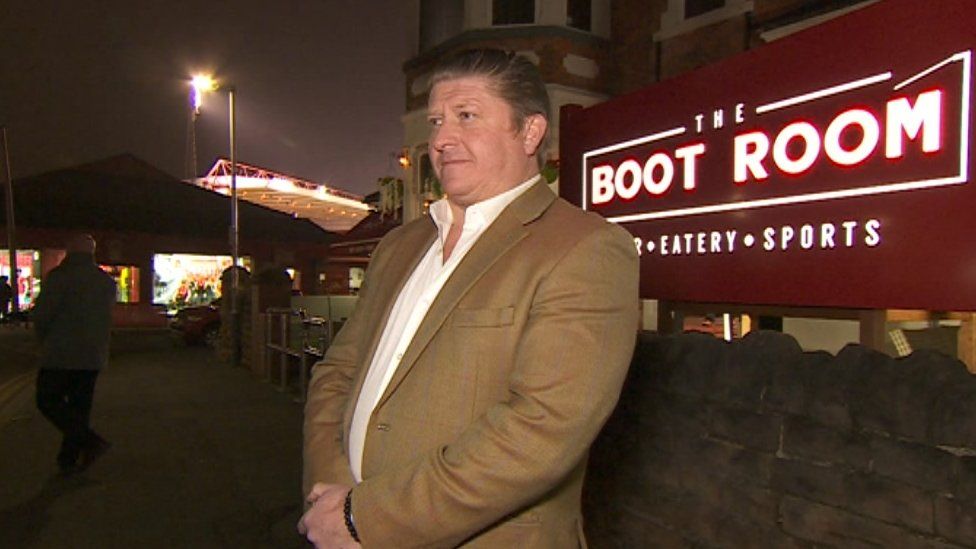 Row over barriers near Nottingham Forest's City Ground - BBC News