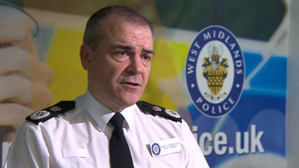 George Floyd death 'adds to UK policing tensions' - BBC News