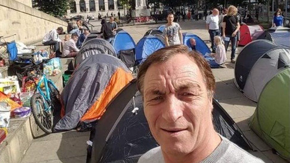 Leeds council seeks injunction to ban 'tent city' for homeless - BBC News