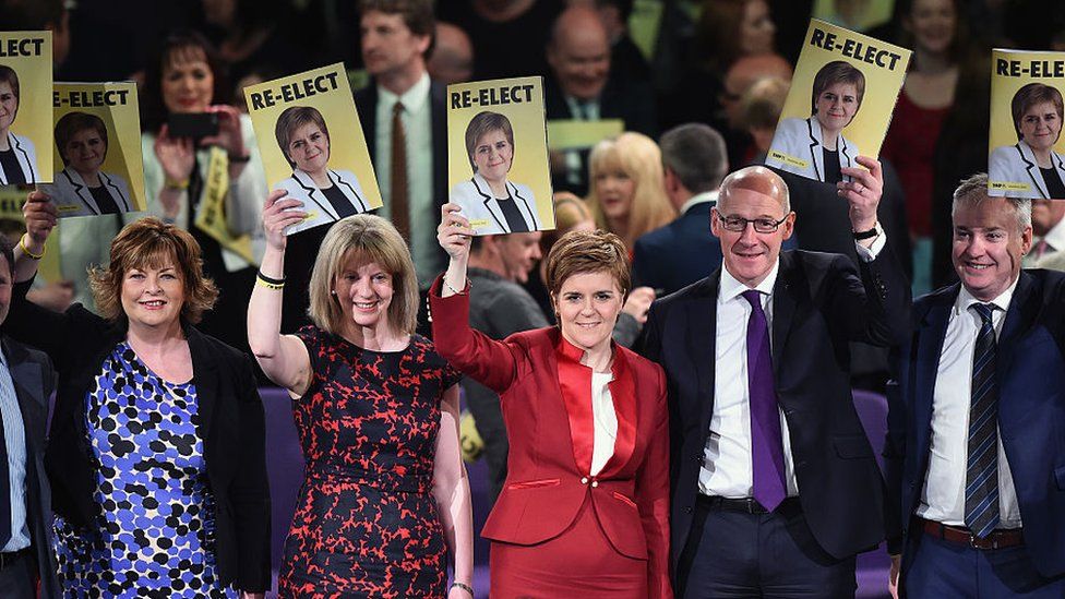 Ruth Davidson: 'Outright majority needed' for indyref2 mandate - BBC News
