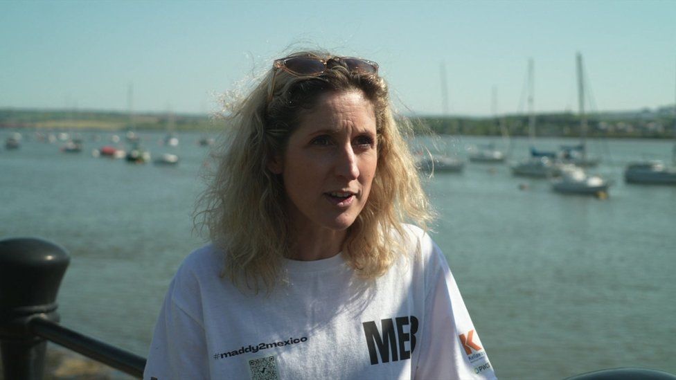 Runners tackling 10 marathons in 10 days for relative - BBC News