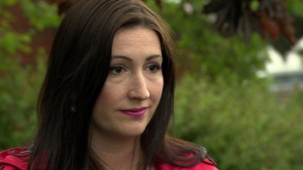 Lord Kilclooney 'will not be bullied' over Irish PM tweet - BBC News