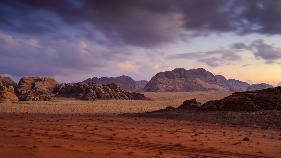 Scientists have determined the thickness of Mars' crust - BBC Newsround