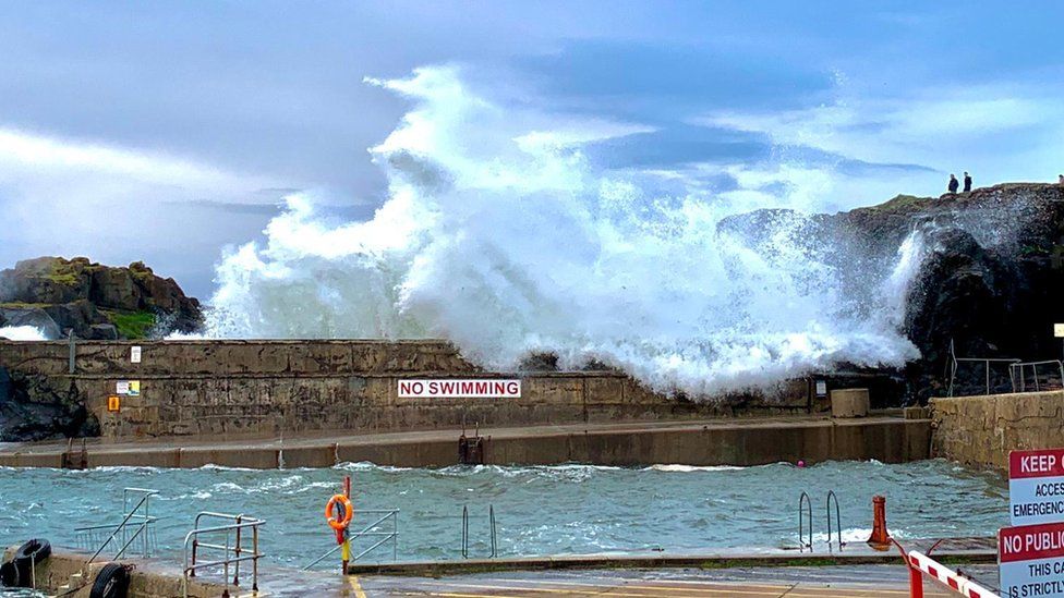 Hurricane Epsilon sends huge waves to NI coastline - BBC News