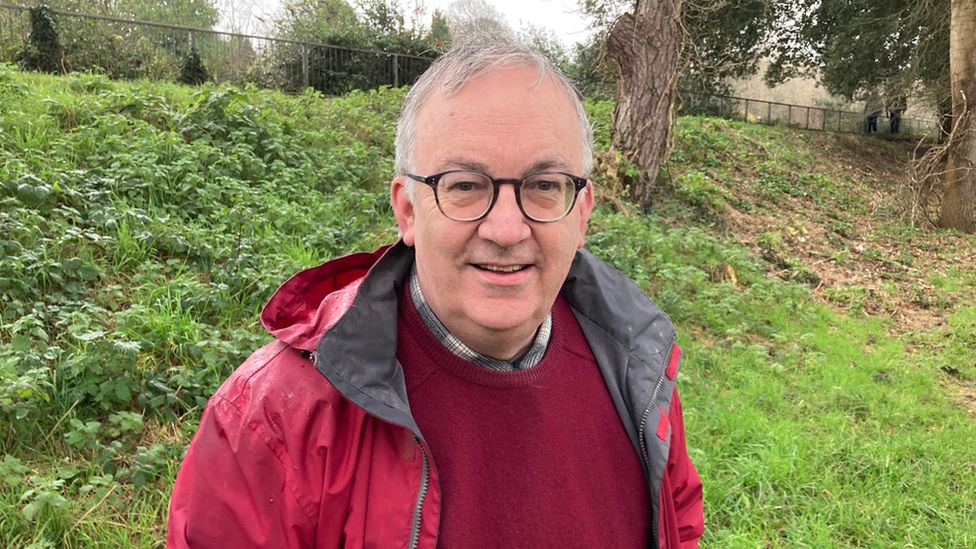 Wales becomes first country to map important areas for insects - BBC News